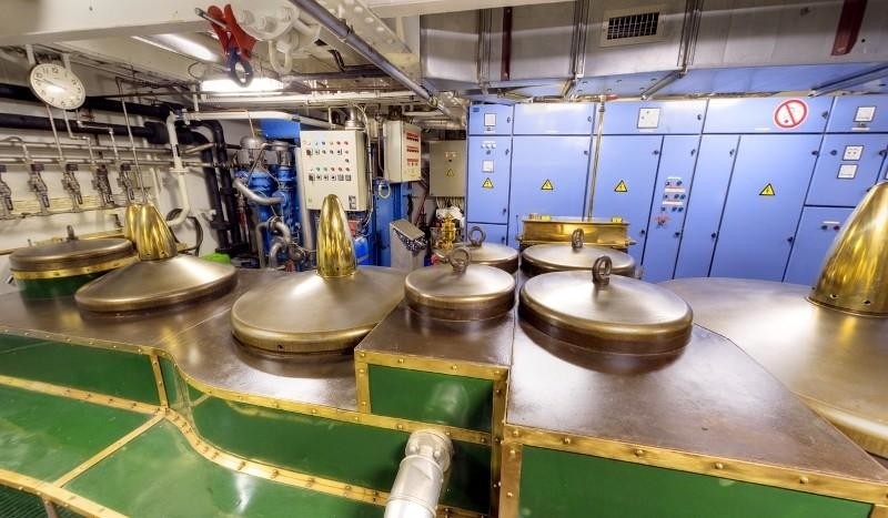 Yacht SS Delphine, Classic Yacht | CHARTERWORLD Luxury Superyacht Charters